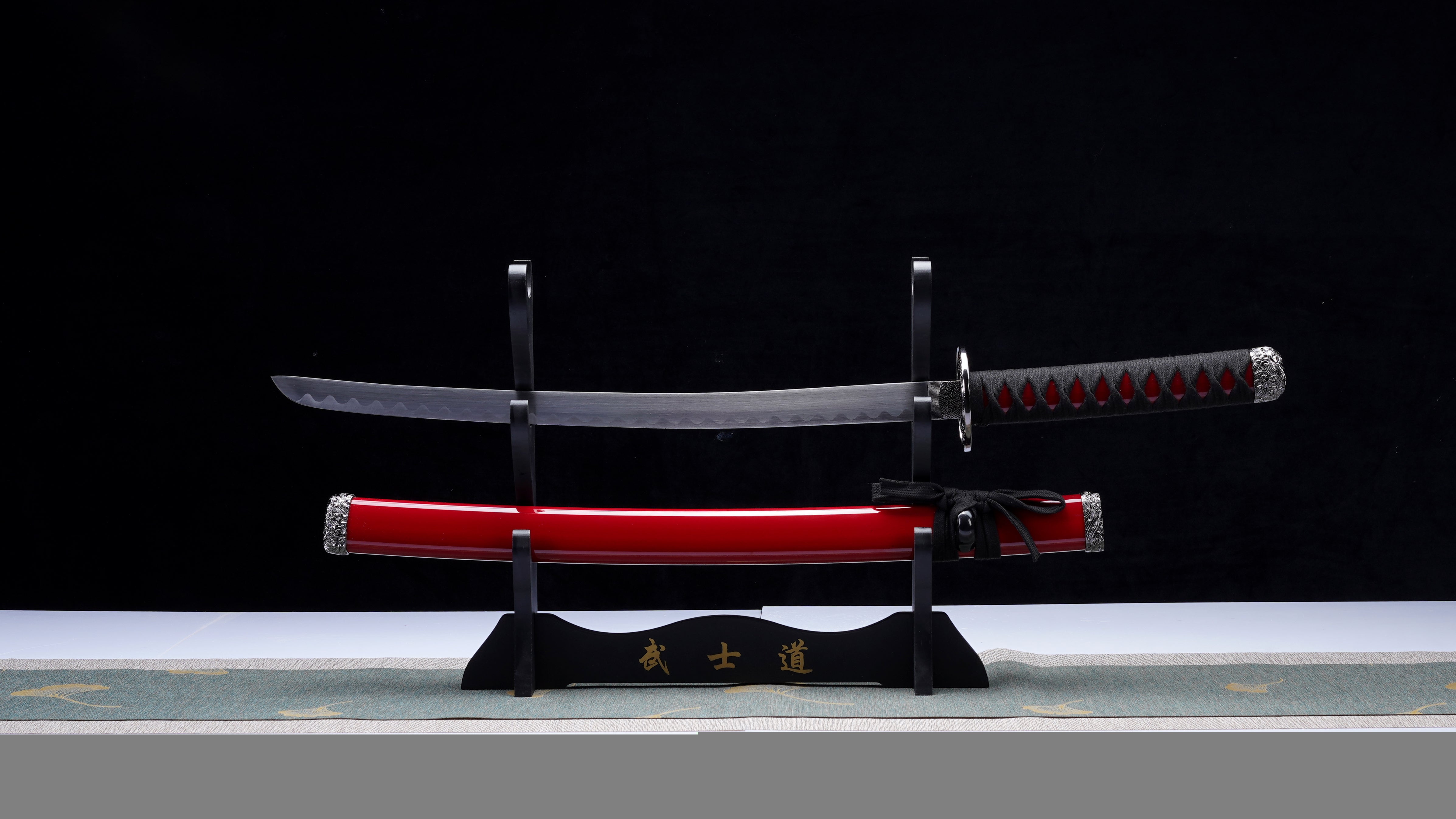 Samurai vs. Medieval Swords – Analyzing the Clash of Blade Cultures ...